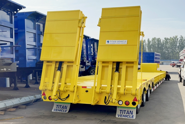 Semirremolque de plataforma baja de 3 ejes y 60 toneladas a la venta en Colombia