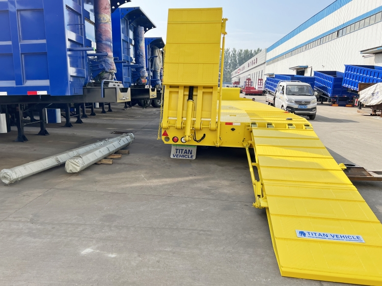 Semirremolque de plataforma baja de 3 ejes y 60 toneladas a la venta en Colombia