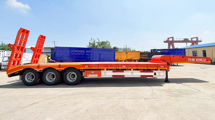 Semirremolque de plataforma baja de 3 ejes y 60 toneladas a la venta en México