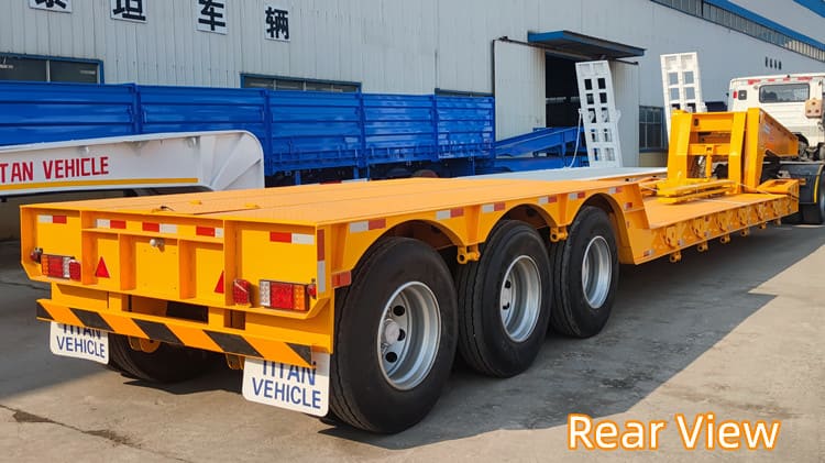 Remolque Lowboy de 80 toneladas y tres ejes en venta en Camerún Kribi