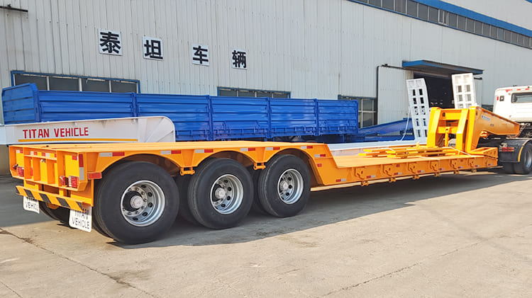 Camión de plataforma baja de 60 toneladas en venta en Uruguay | Semirremolque de plataforma baja