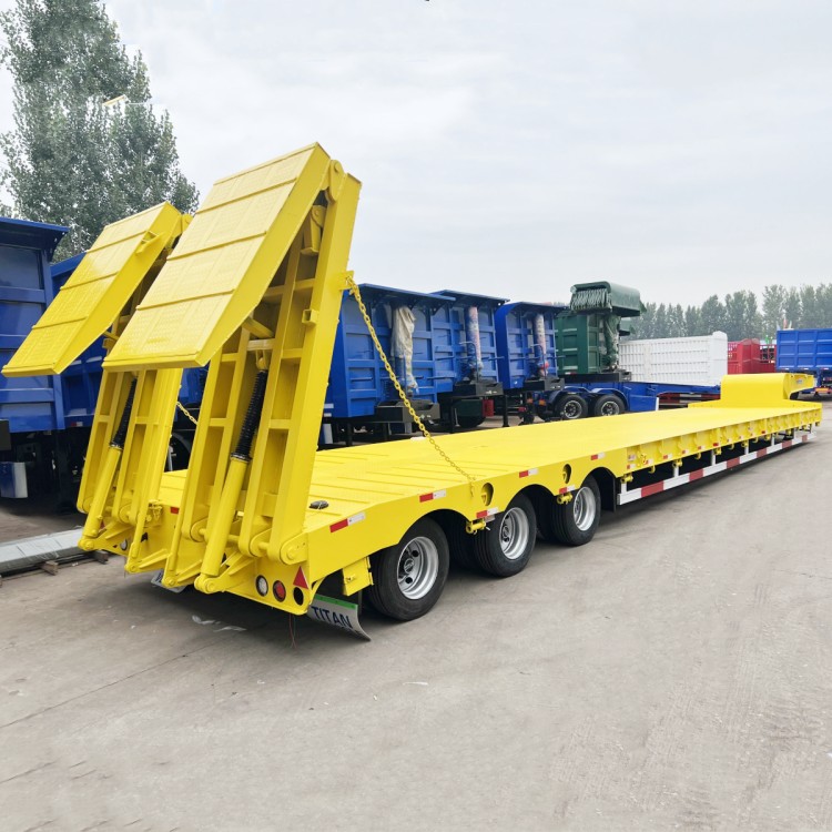 Semirremolque de plataforma baja de 3 ejes y 60 toneladas a la venta en Colombia