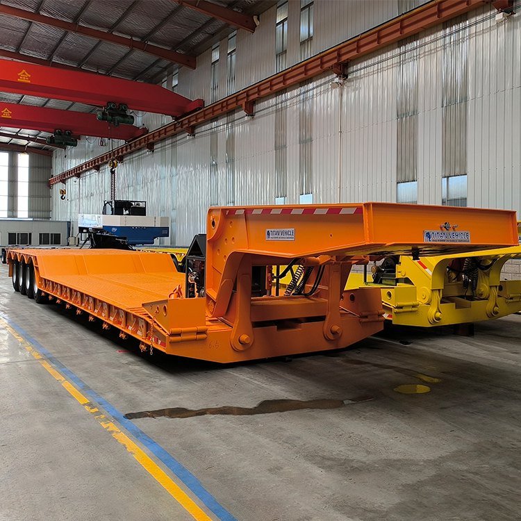 Remolque Lowboy de 4 ejes y 80 toneladas en venta en Guinea